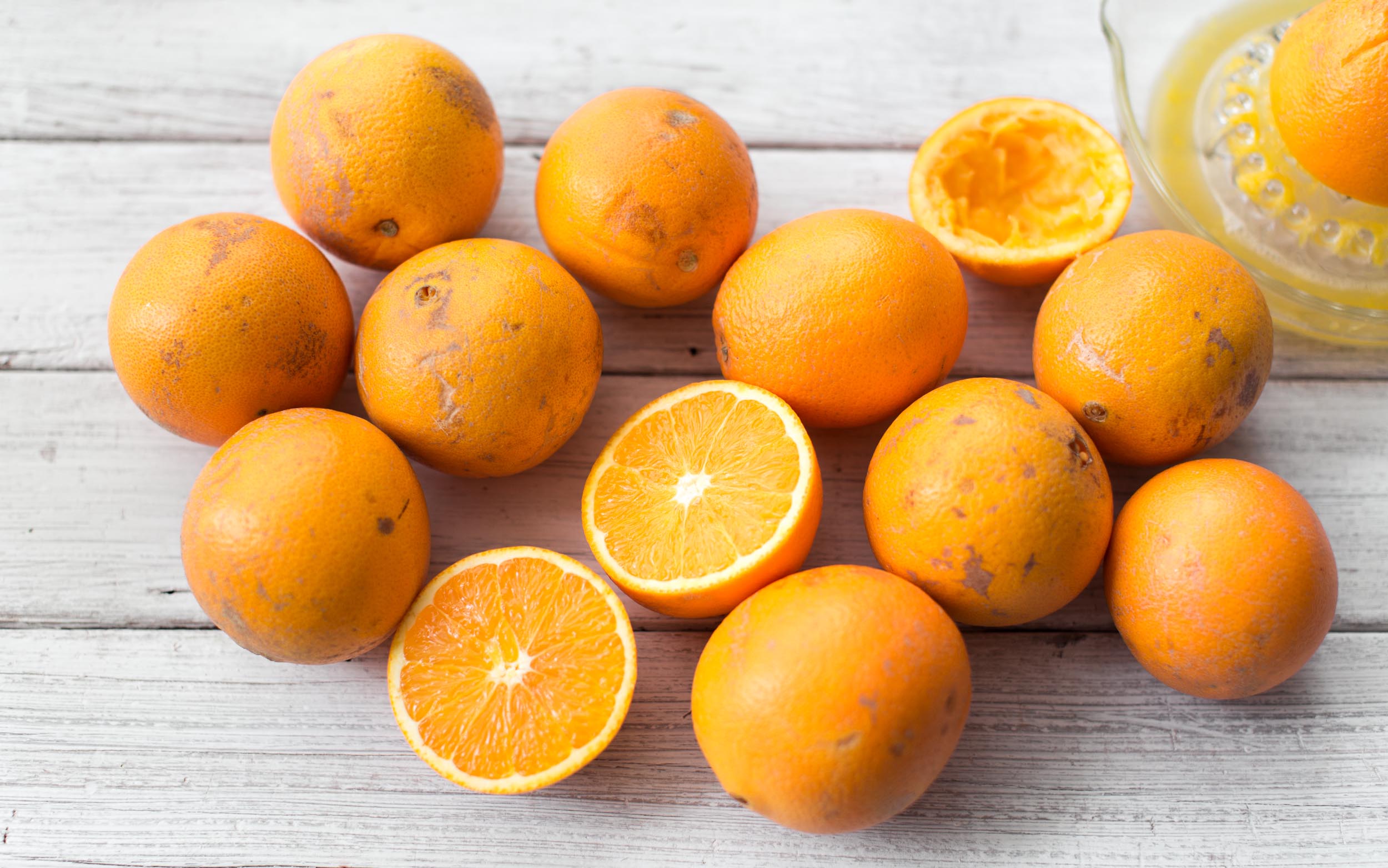 Cosmetically-Challenged Organic Valencia Oranges | 5 lb | Veritable ...