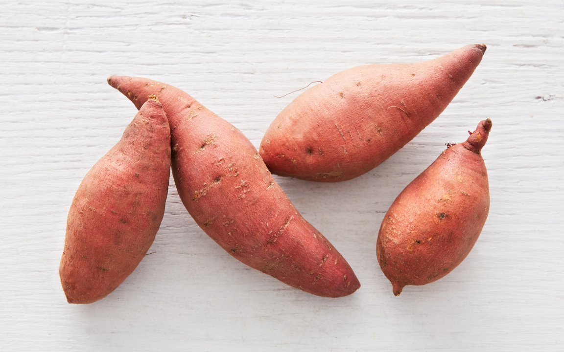 Organic Medium Garnet Sweet Potatoes | 1 lb | A.V. Thomas Produce | Good Eggs