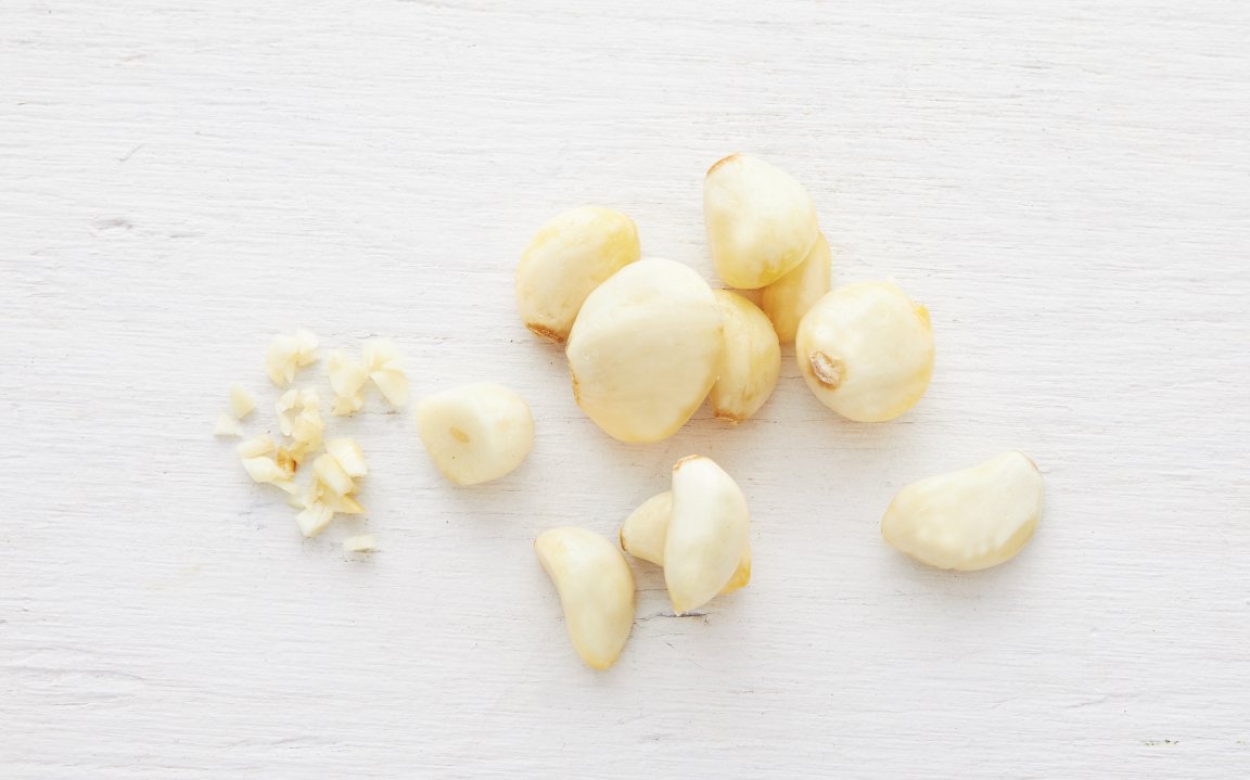 Organic Peeled Garlic | 1 oz | Christopher Ranch | Good Eggs