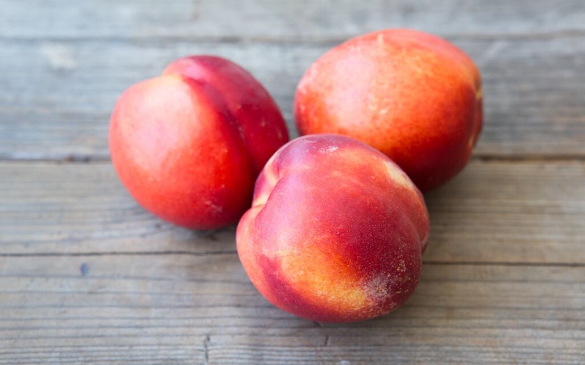 Organic Honey May Yellow Nectarines | 1 lb | Balakian Farms | Good Eggs