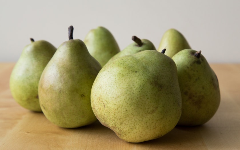 Organic Comice Pear | 1 count | From Our Farmers | Good Eggs