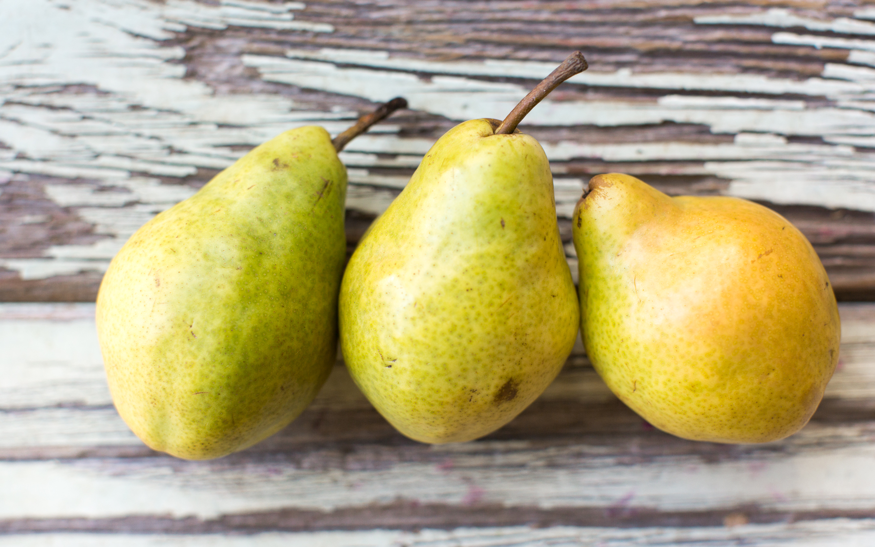 Organic Bartlett Pear Trio | 3 count | Earl's Organic Produce | Good Eggs
