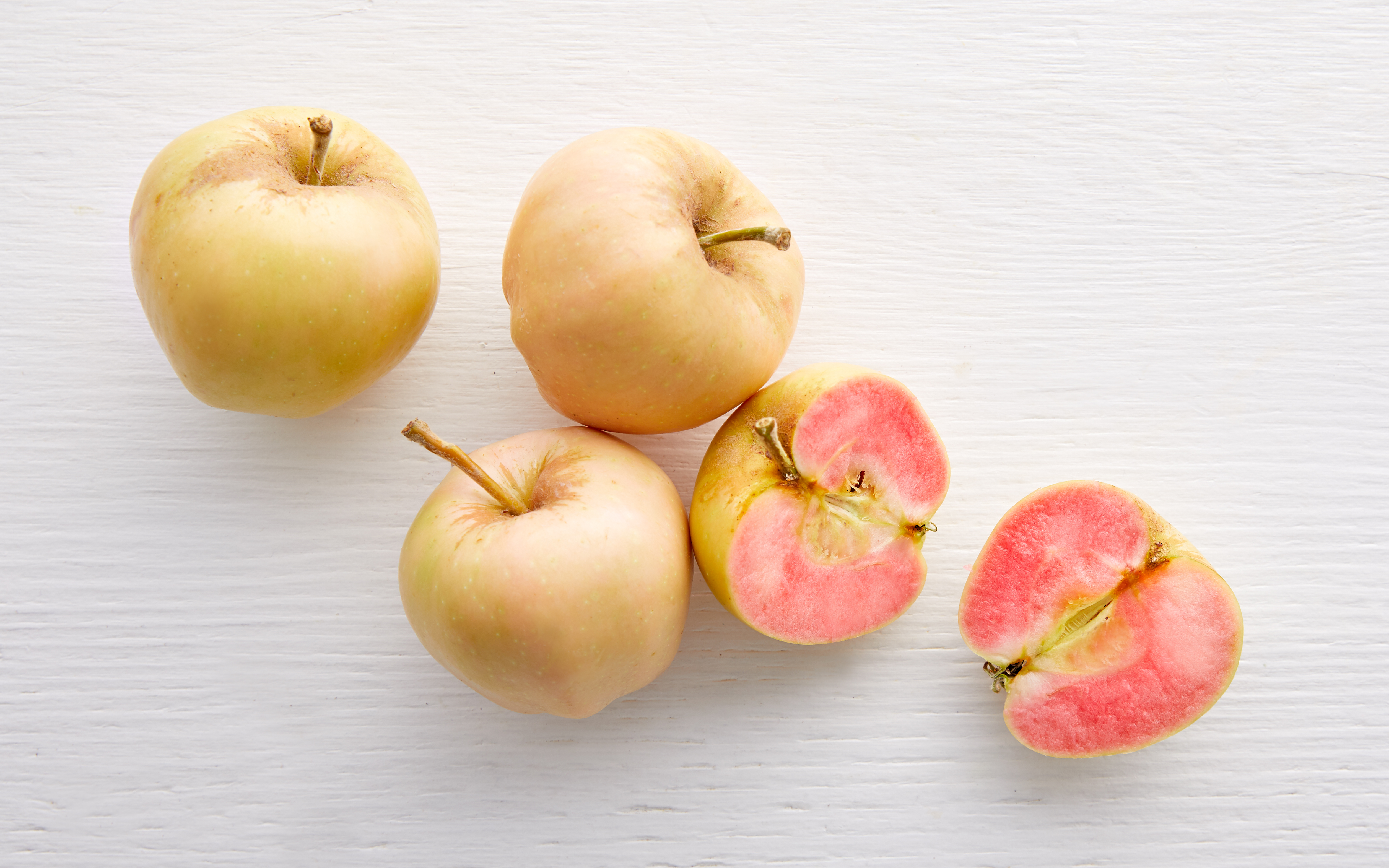 Organic Pink Pearl Apples | 1 lb | Organically Grown Company | Good Eggs