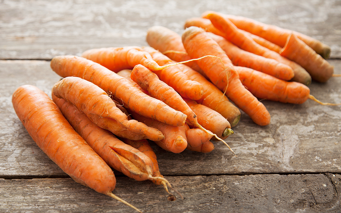 Organic Cosmetically-Challenged Juicing Carrots | 3 lb | Fifth Crow ...