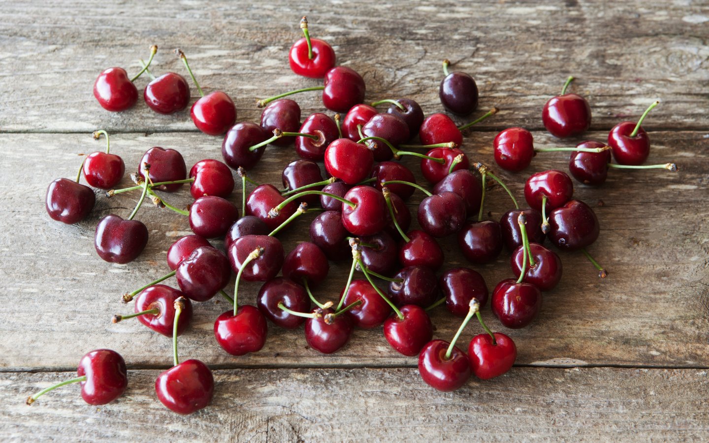 Organic Dark Sweet Cherries | 1 lb | From Our Farmers | Good Eggs