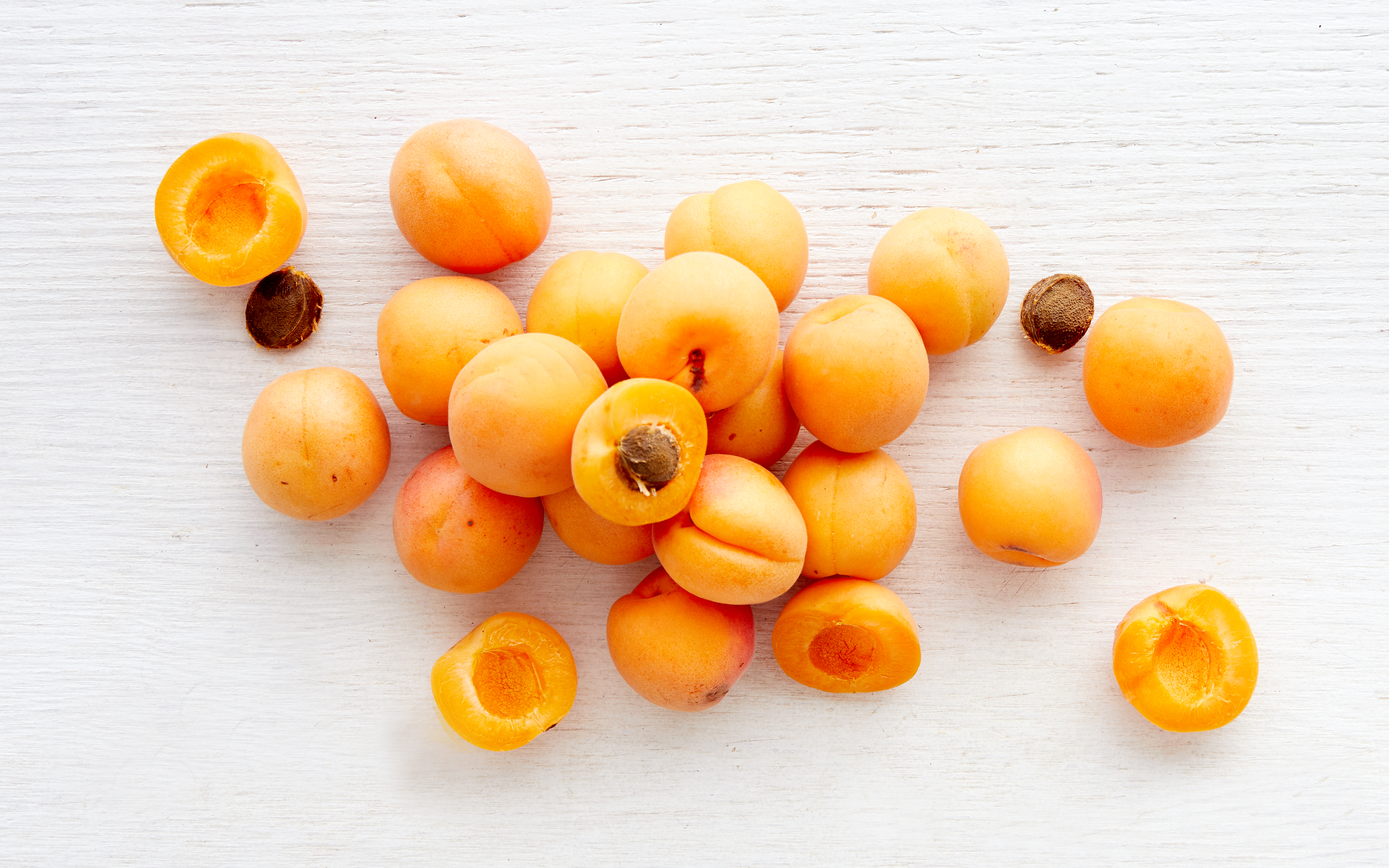 Organic Golden Sweet Apricots | 1 lb | Blossom Bluff Orchards | Good Eggs