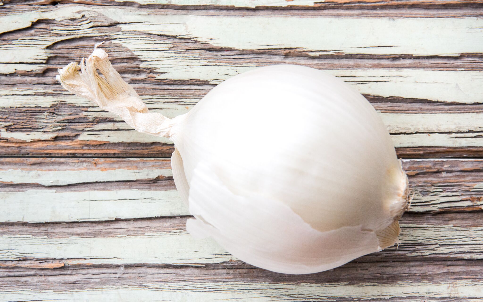 Organic Medium White Onion | 1 count | Veritable Vegetable | Good Eggs