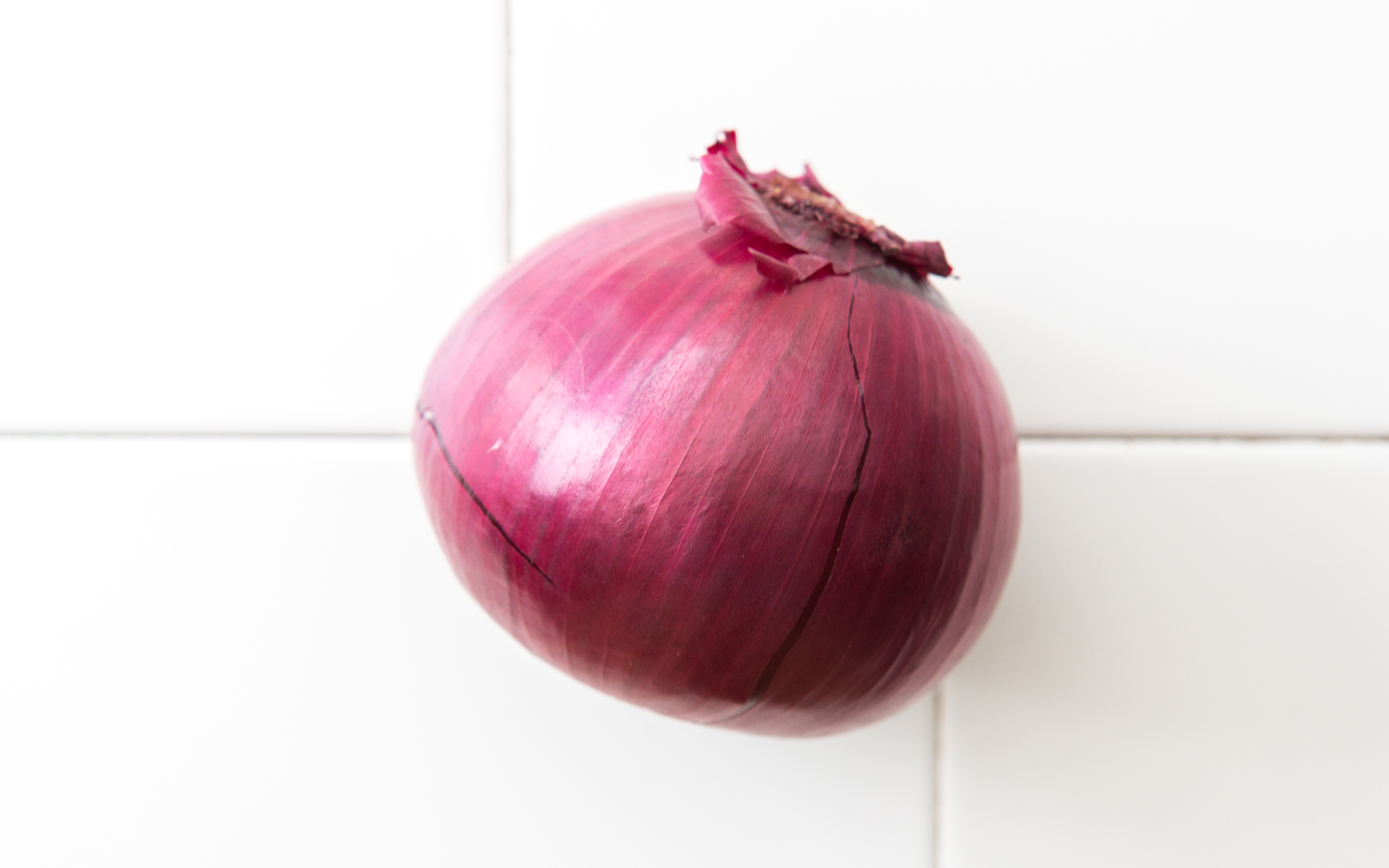 Organic Small Red Onion | 1 count | Veritable Vegetable | Good Eggs