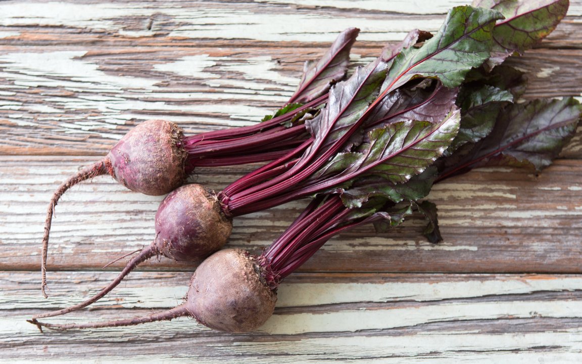 Organic Bunched Red Beets | 1 bunch | Ellwood Canyon Farms | Good Eggs